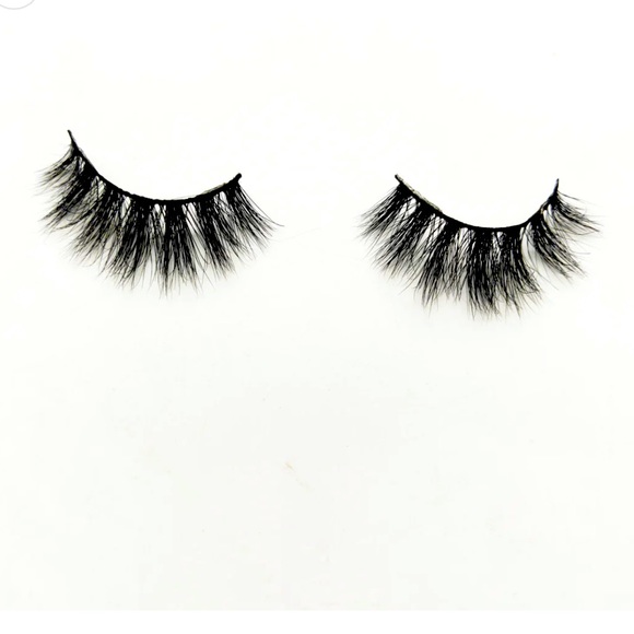 Klassy Konscious | Makeup | Luxury Pair Of Lashes Hypothetical Reality ...